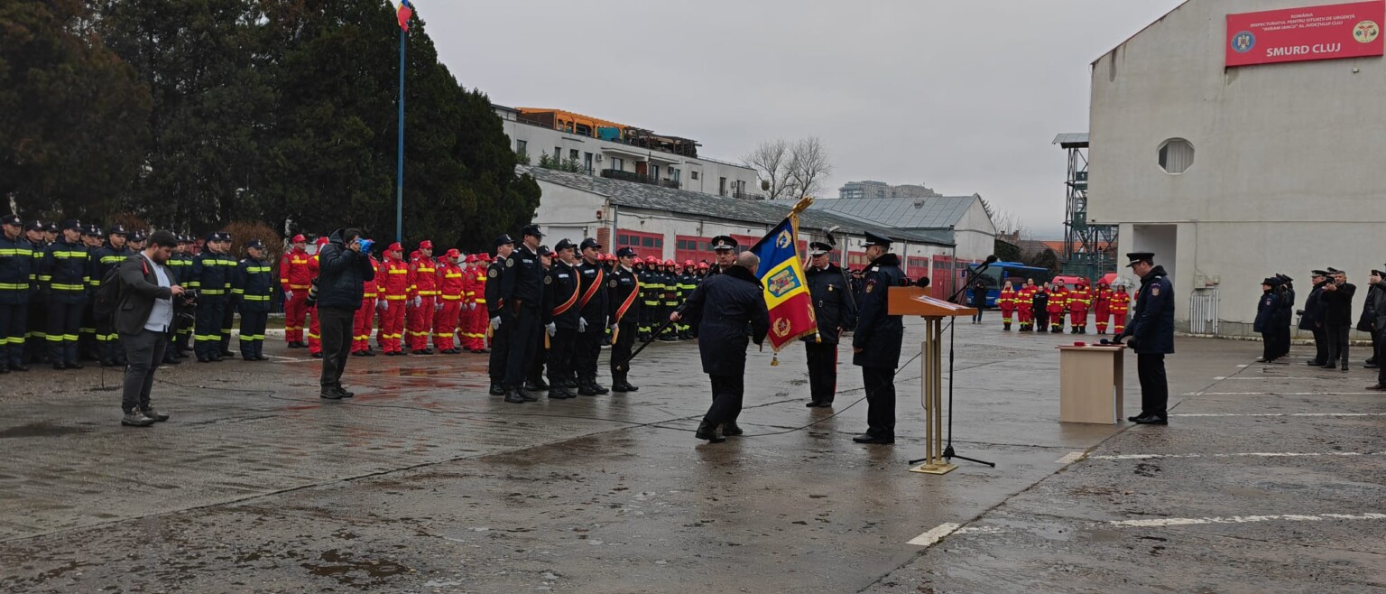 VIDEO FOTO. Generalul Ion Moldovan a predat drapelul ISU Cluj ...