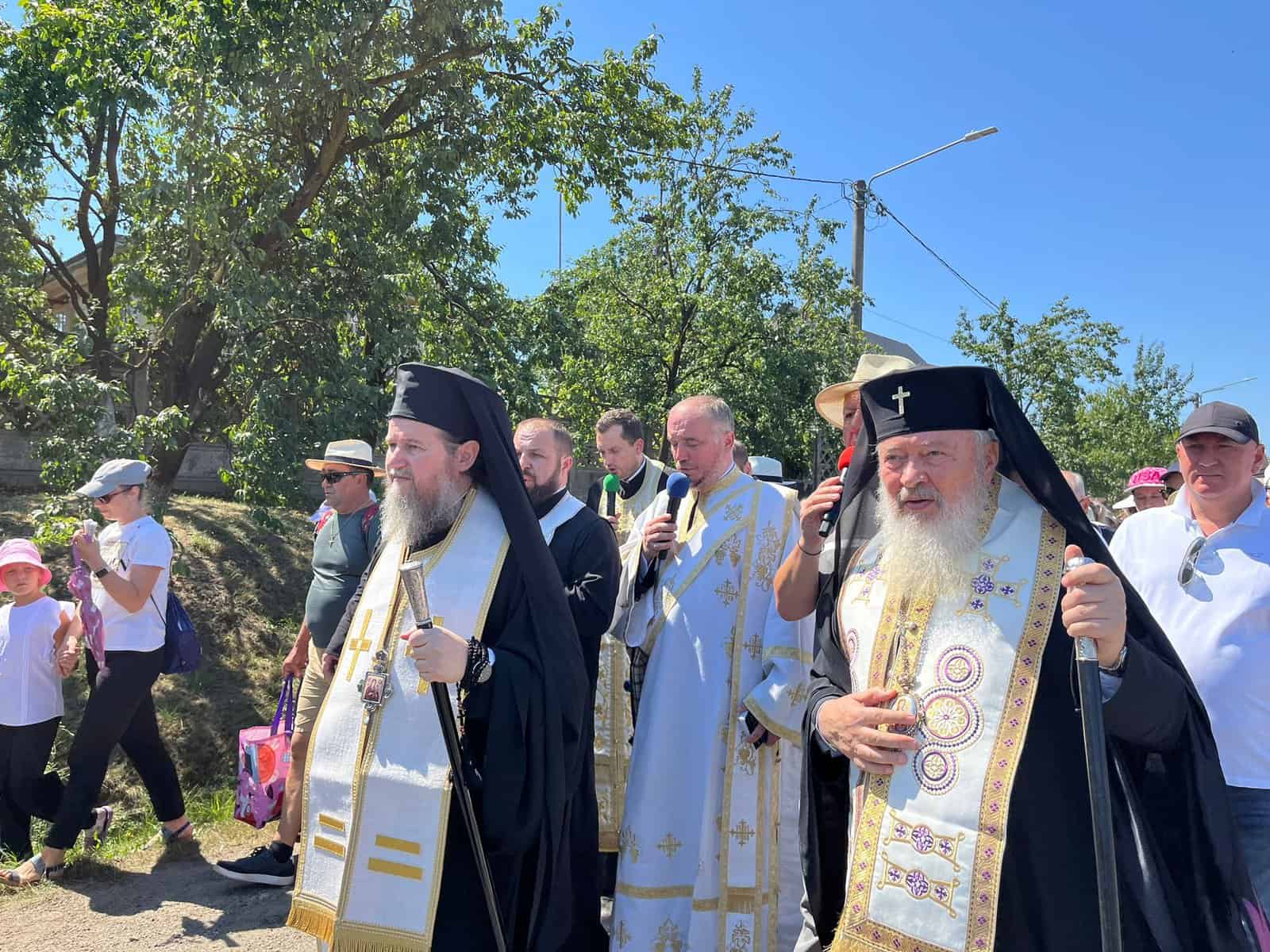 Pelerinaj spre Mănăstirea Nicula